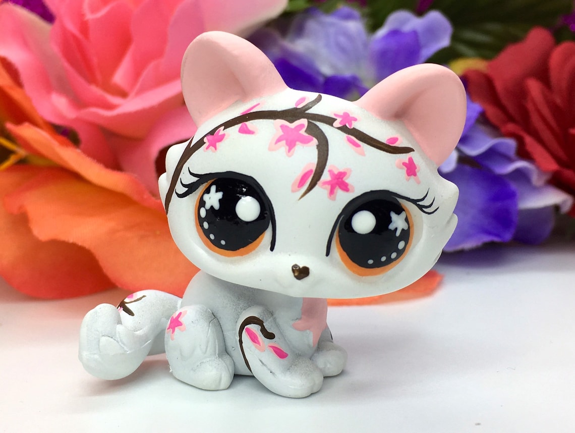 Littlest Pet Shop Cute LPS crouching KITTY Cat Ooak Custom | Etsy