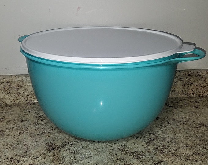 Tupperware Jumbo Teal Blue Thatsa Bowl 59 Cups White Double Tab Seal ...