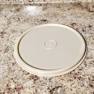 Tupperware USA Seal Sheer Beige Round Replacement 6" "c" Tab Lid Only ...