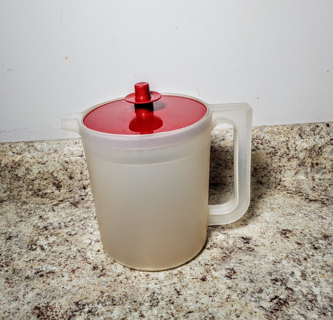 Vintage Tupperware 1.5 QT Short Storage Pitcher W/push Button Red Top ...