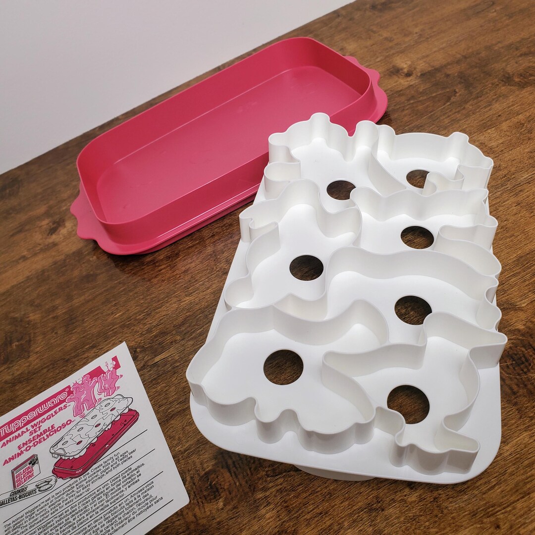 Tupperware ANIMAL WIGGLERS JIGGLERS Set Jello Gelatin Cookie Cutter ...
