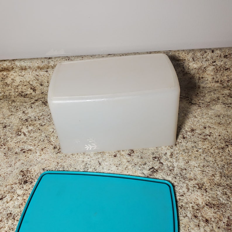 TUPPERWARE 2.8 L Snowflake FREEZER STORAGE Container 5660 With Lid 11.8 ...