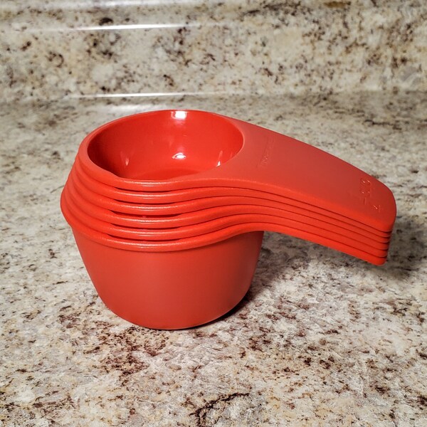Tupperware Measuring Cups Set of 6 - Etsy