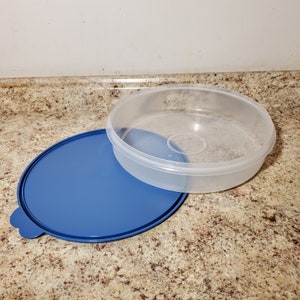 Tupperware 12 Round Pie Cookies Cupcake & Pizza Container Blue Seal New ...