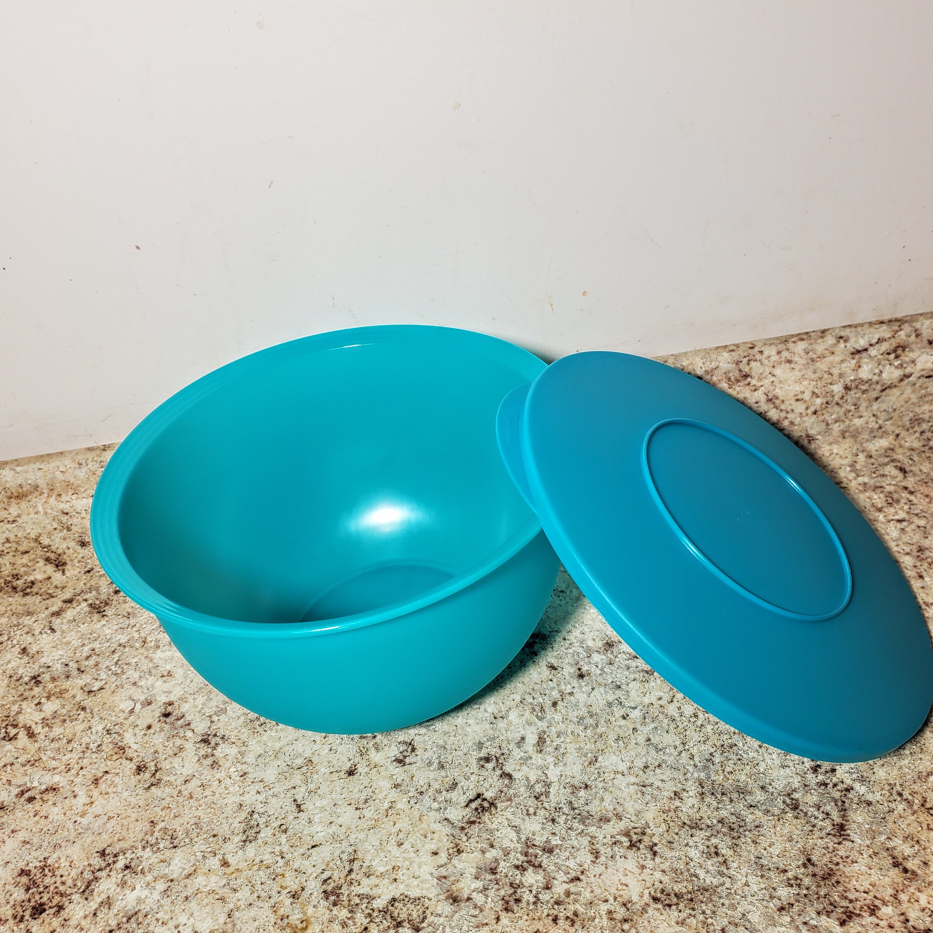 Tupperware Impressions Bowl Blue Mixing Storage 3091 4.3 Liters W/ Lid ...