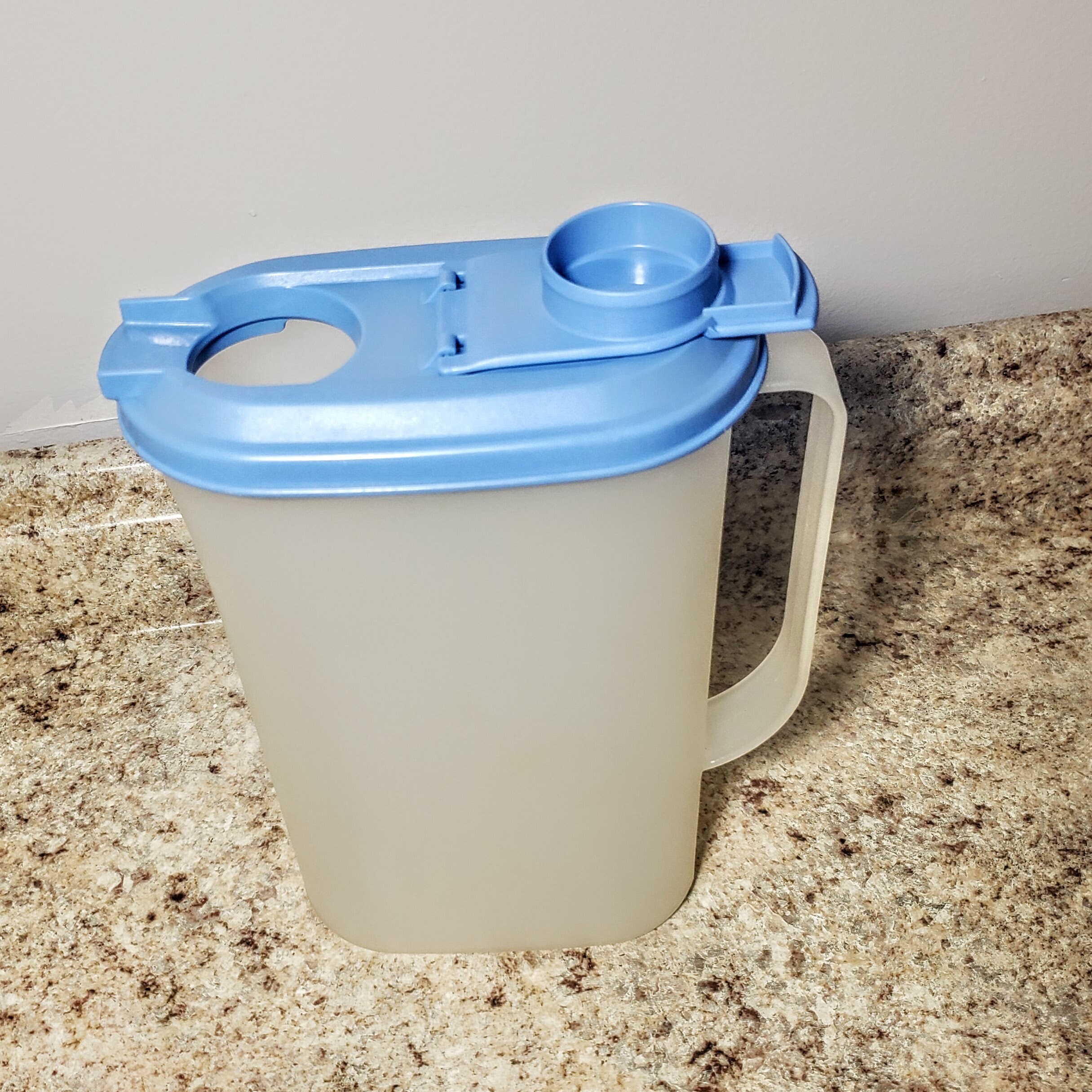 TUPPERWARE Slim Line 2 Quart Refrigerator Pitcher 2009 Blue Flip Lid - Etsy