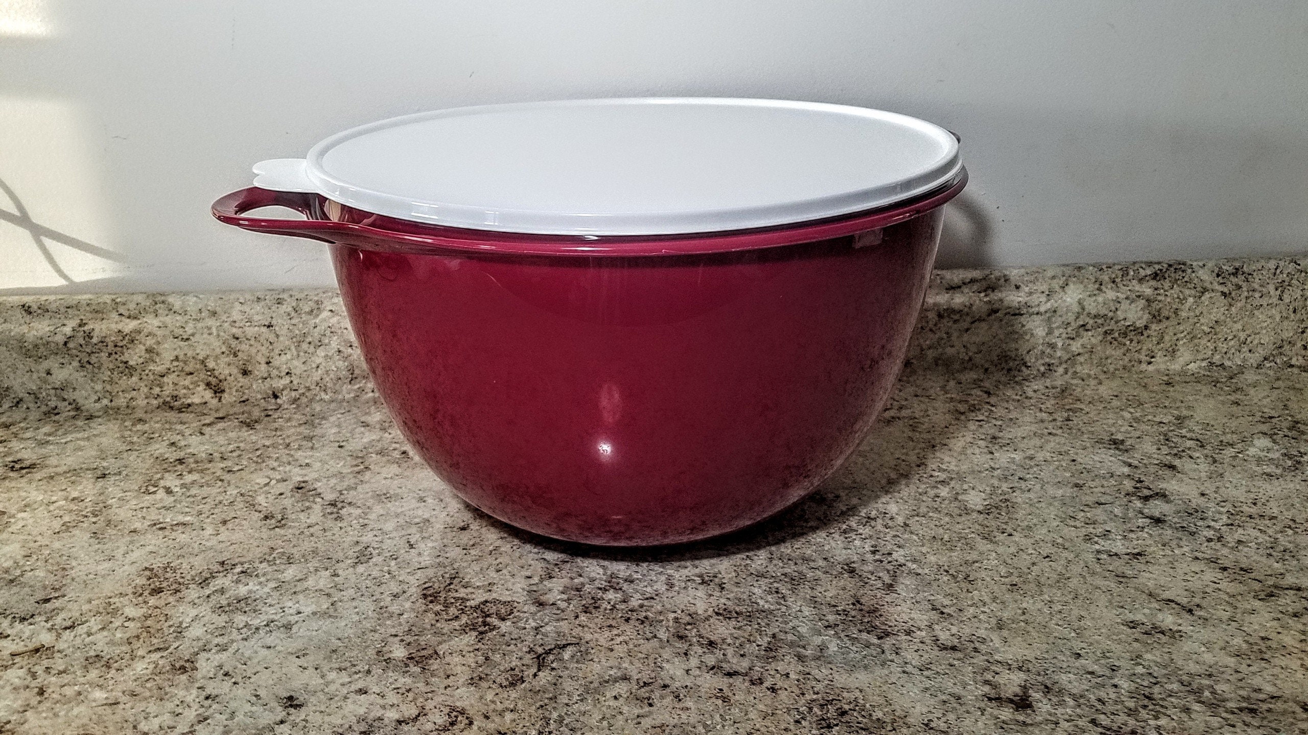 Tupperware Jumbo Red Thatsa Bowl 59 Cups White Double Tab Seal - Etsy