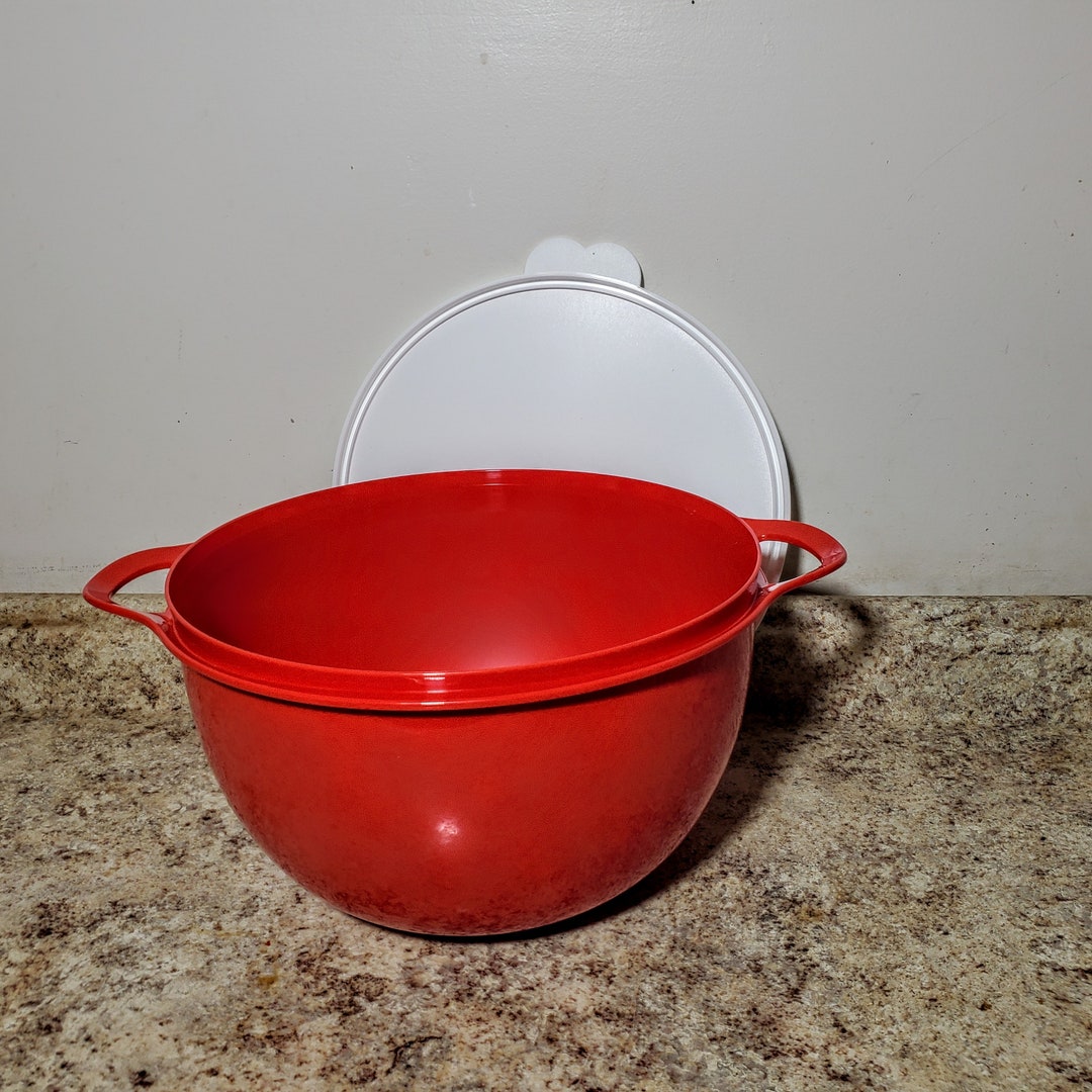 New NIP TUPPERWARE Large Mega THATSA Bowl Red, White Seal 42 Cup 5377 ...