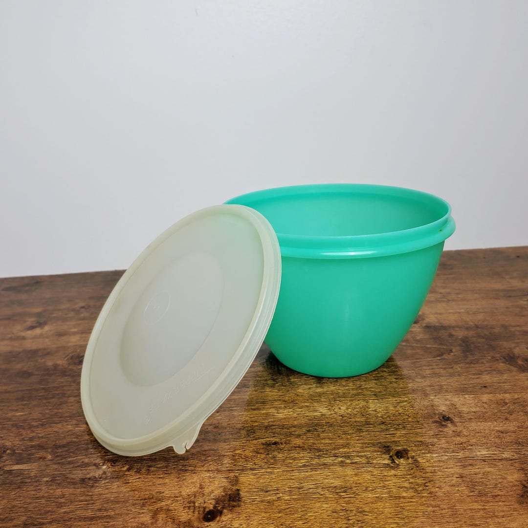 Tupperware Crisp-it Lettuce Keeper Green Container 679 No Spike Vintage ...