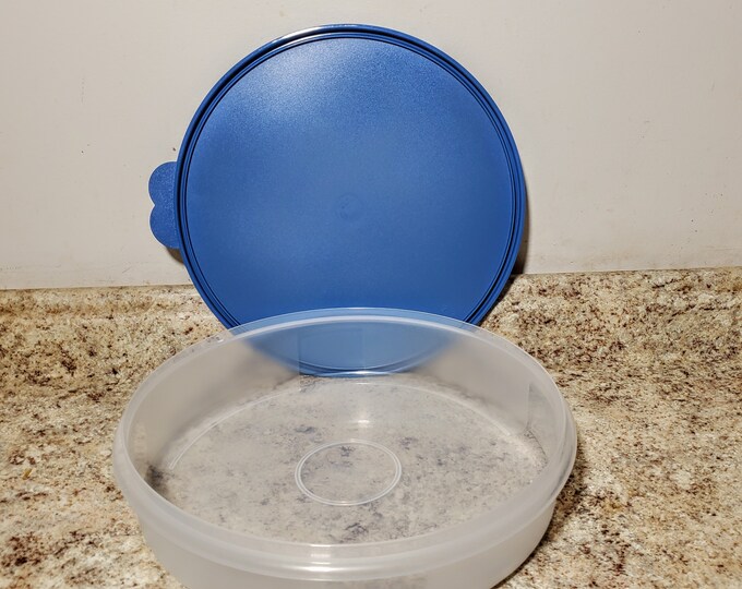 Tupperware 12 Round Pie Cookies Cupcake & Pizza Container Blue Seal New ...