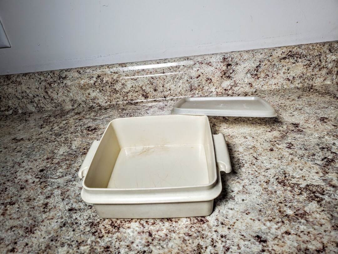 Vintage Tupperware 1362 Tan / Almond Sandwich Keeper Storage & 1363 Lid ...