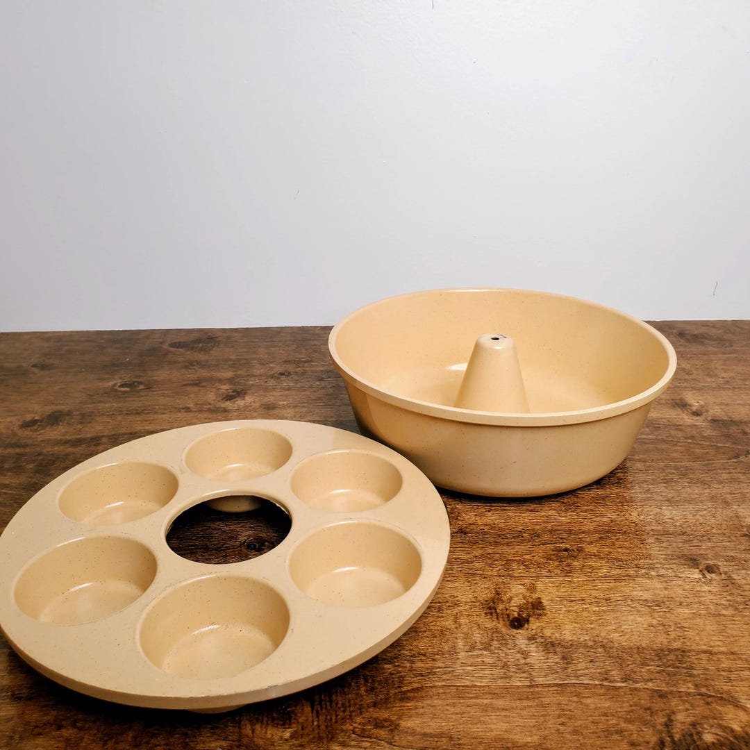 Vintage Regal Ware Oven Microwave Convection Stacking Muffin & Bundt ...