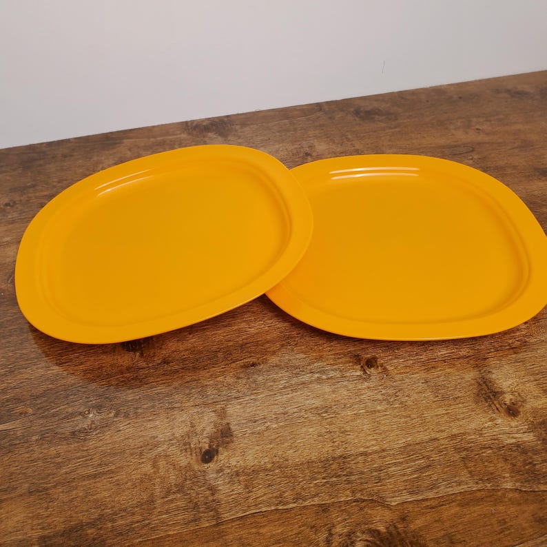 NEW Tupperware Luncheon Plates Microwavable 9.5" Orange #3398 Set of 2 ...