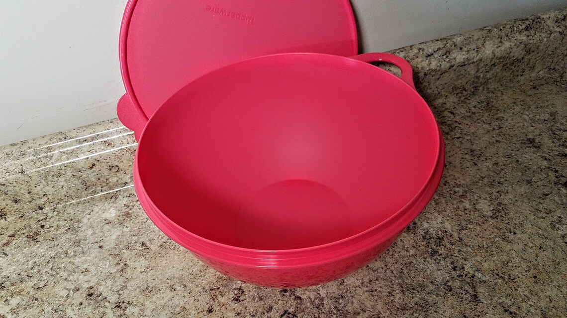 Tupperware 1 Gallon Flamingo Pink Thatsa Mixing Storage Bowl 7438 W ...