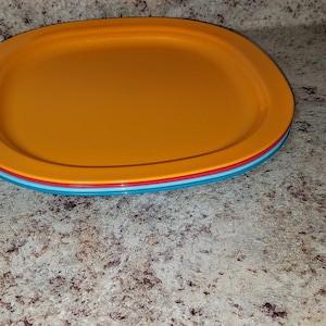 Tupperware Microwave Reheatable Dinner / Luncheon Plates 3398 Set of 4 ...