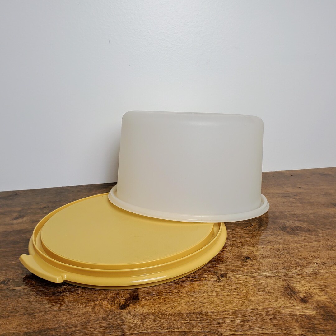 Vintage Tupperware Round Cake Taker Harvest Gold Plate 684 & Sheer Lid ...