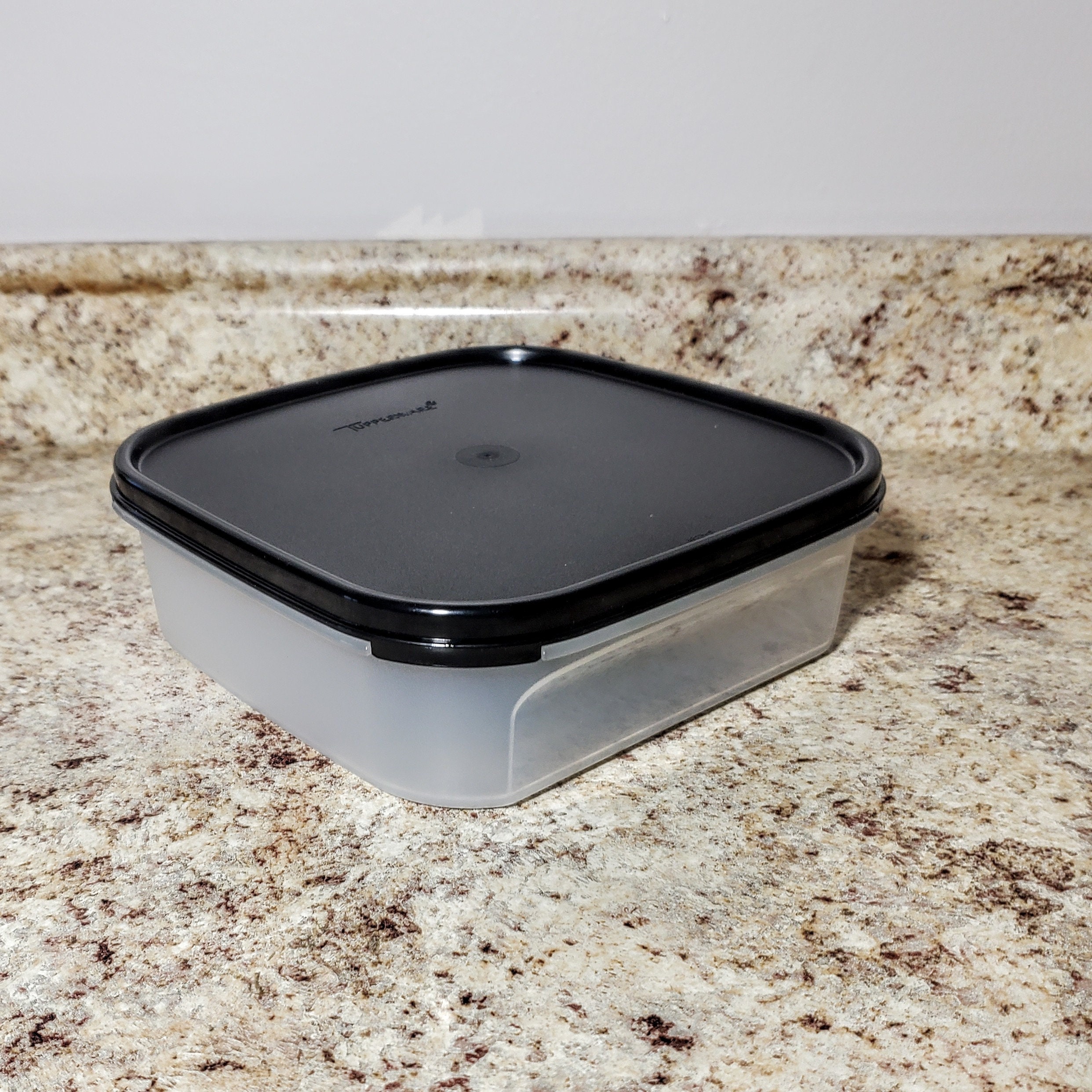 Square tupperware store