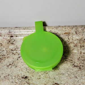 TUPPERWARE Onion Tomato Keeper With Hook Forget-me-not Lime Green 5105 ...