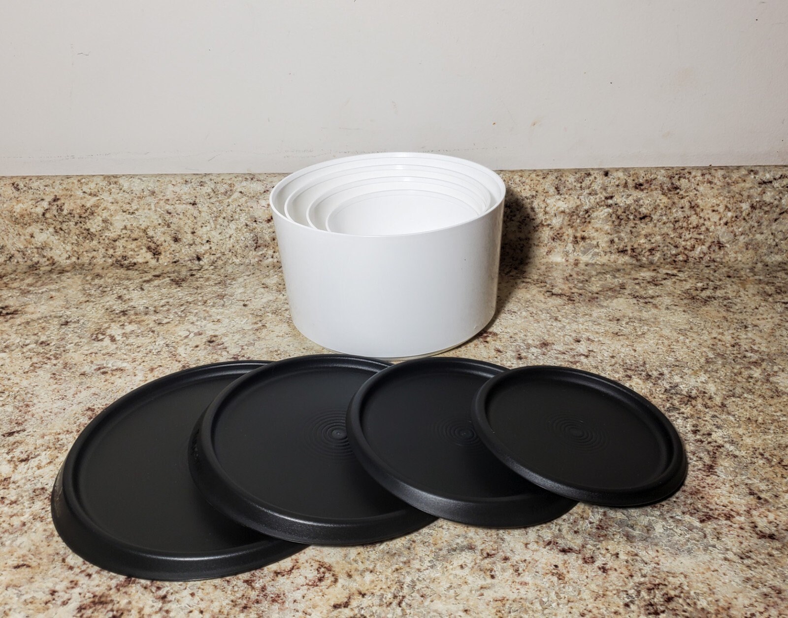 Tupperware Toppers Set 4 Stacking Canisters White W/ One Touch Black ...