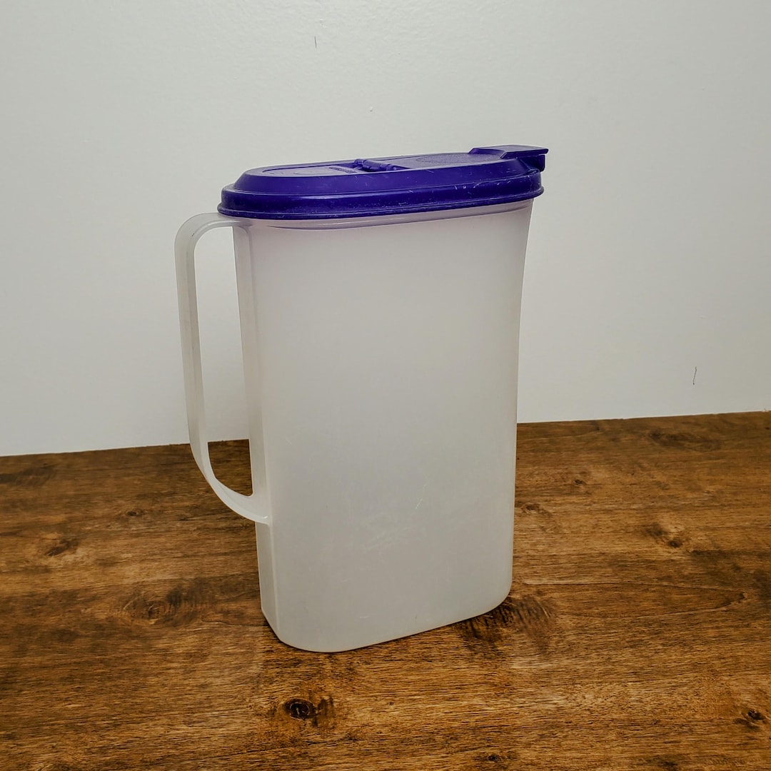 TUPPERWARE Slim Line 2 Qt Refrigerator Pitcher Blue Flip Top Lid #2009 ...