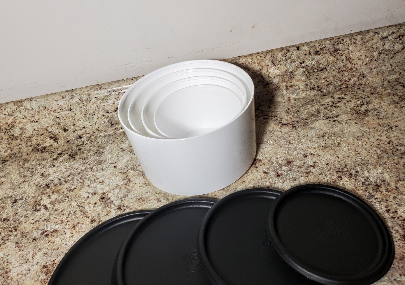 Tupperware Toppers Set 4 Stacking Canisters White W/ One Touch Black ...