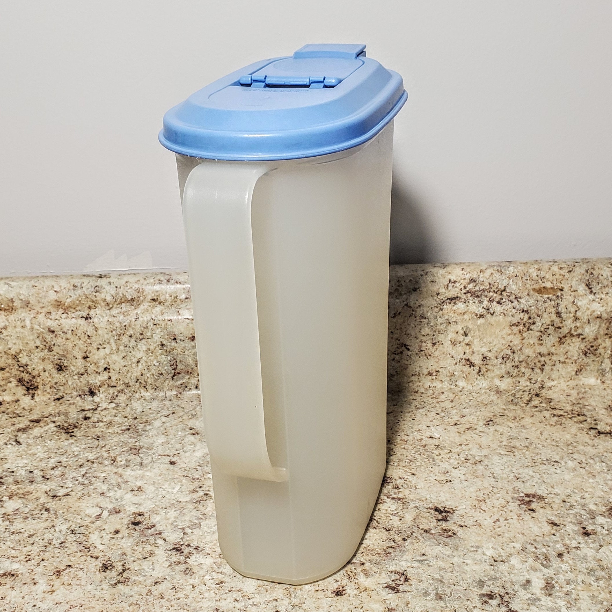 TUPPERWARE Slim Line 2 Quart Refrigerator Pitcher 2009 Blue Flip Lid - Etsy