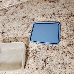 Tupperware Mini Square-a-way Sandwich Keeper 1516 Clear With Blue Seal ...