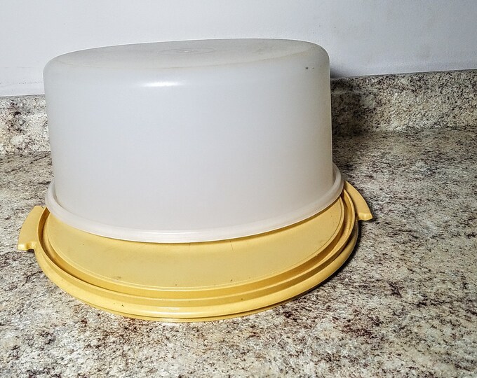 Vintage Tupperware Round Cake Taker Pie Cupcake Carrier Gold Base 1257 ...