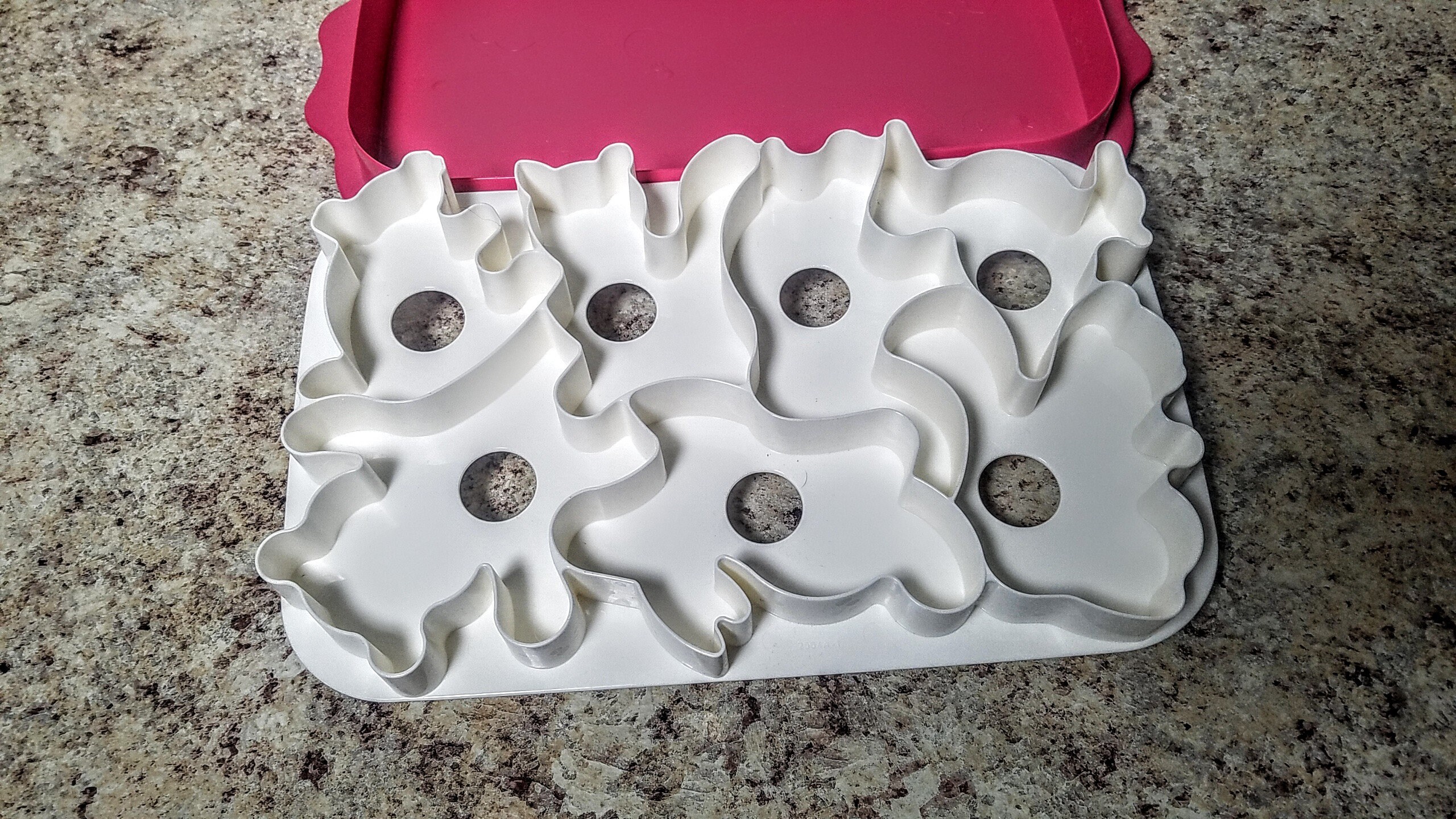 Tupperware Jello Wigglers Gelatin Jigglers 2553 Pink Animal Shape ...