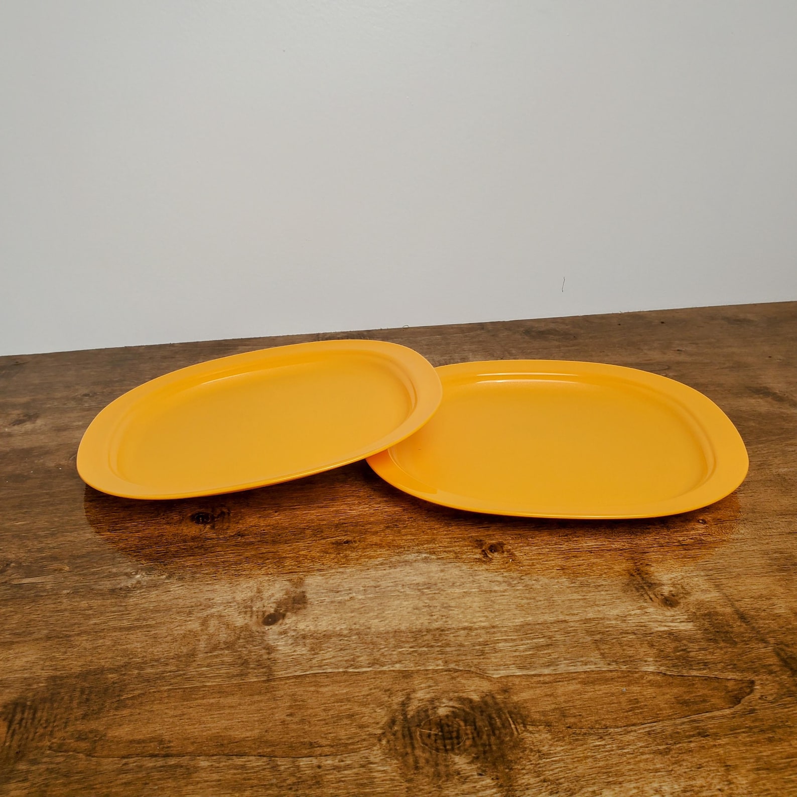 NEW Tupperware Luncheon Plates Microwavable 9.5" Orange #3398 Set of 2 ...