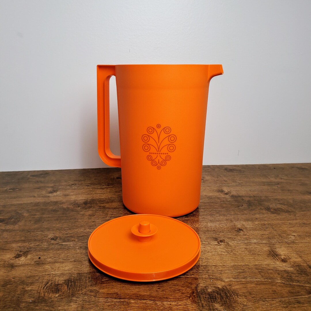 New Tupperware Pitcher Orange 1 Gallon W/ Push Button Lid Servalier ...