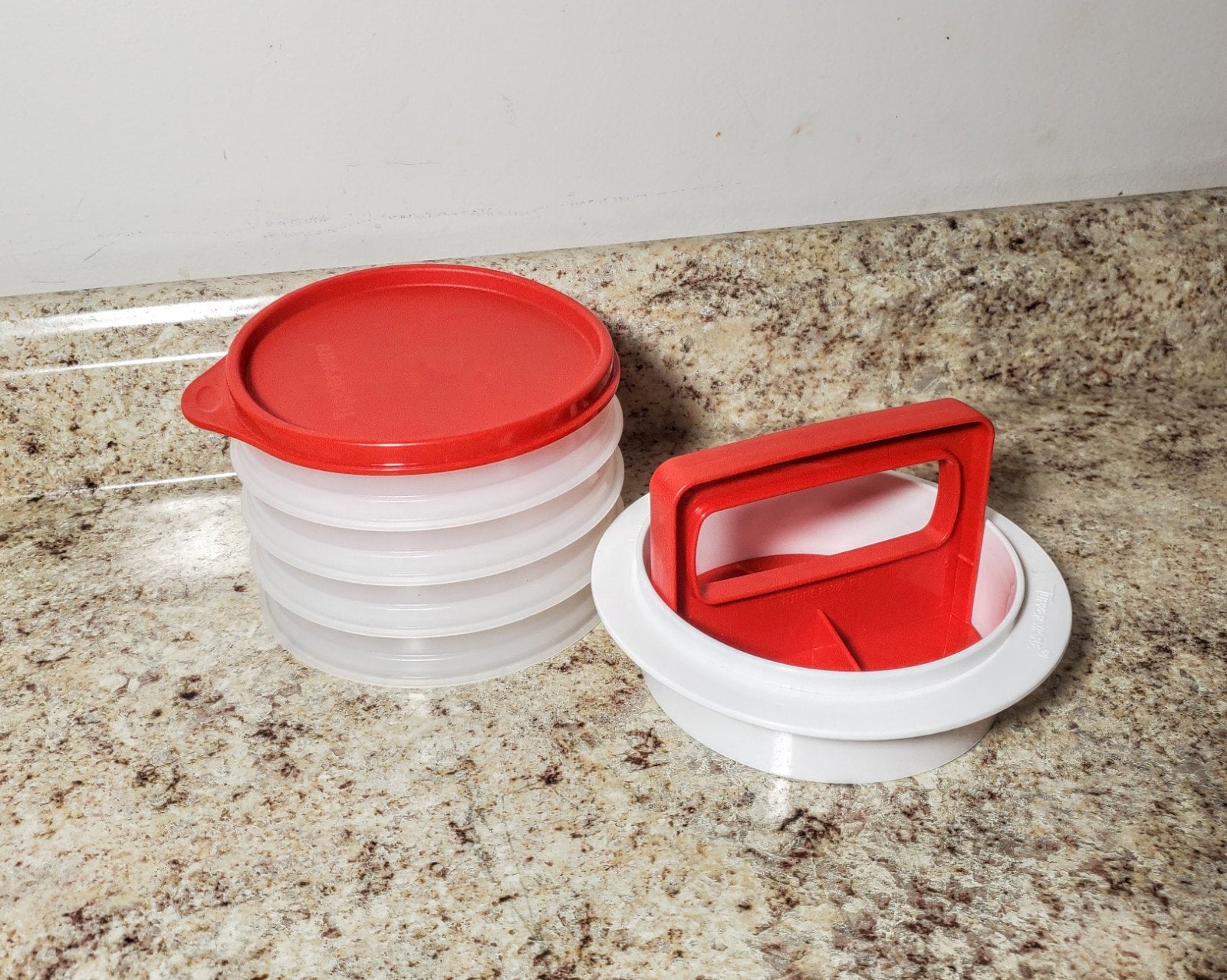 Hamburger Press Tupperware