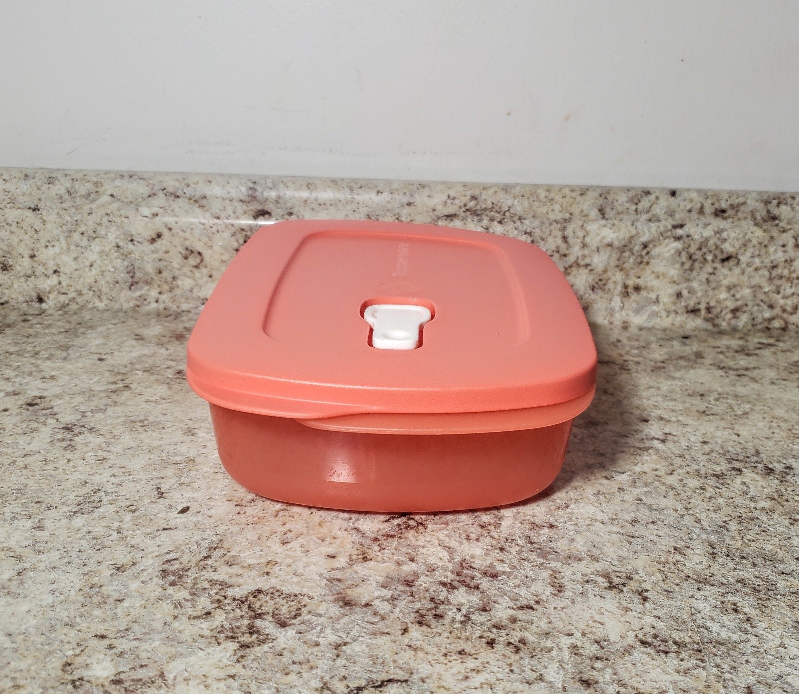 TUPPERWARE CRYSTALWAVE Plus With Stain Guard 4-cup RECTANGULAR ...