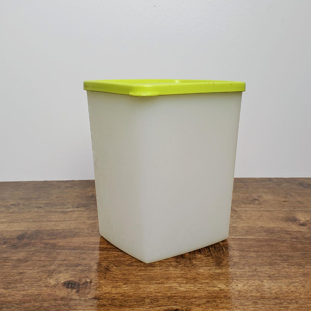 Tupperware Freezer Mate Square Round #5661 6 Cup Storage Yellow Lid BPA ...