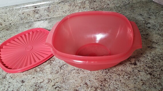 New Tupperware 836 Servalier Bowl Watermelon Red 8 Cup With LID ...