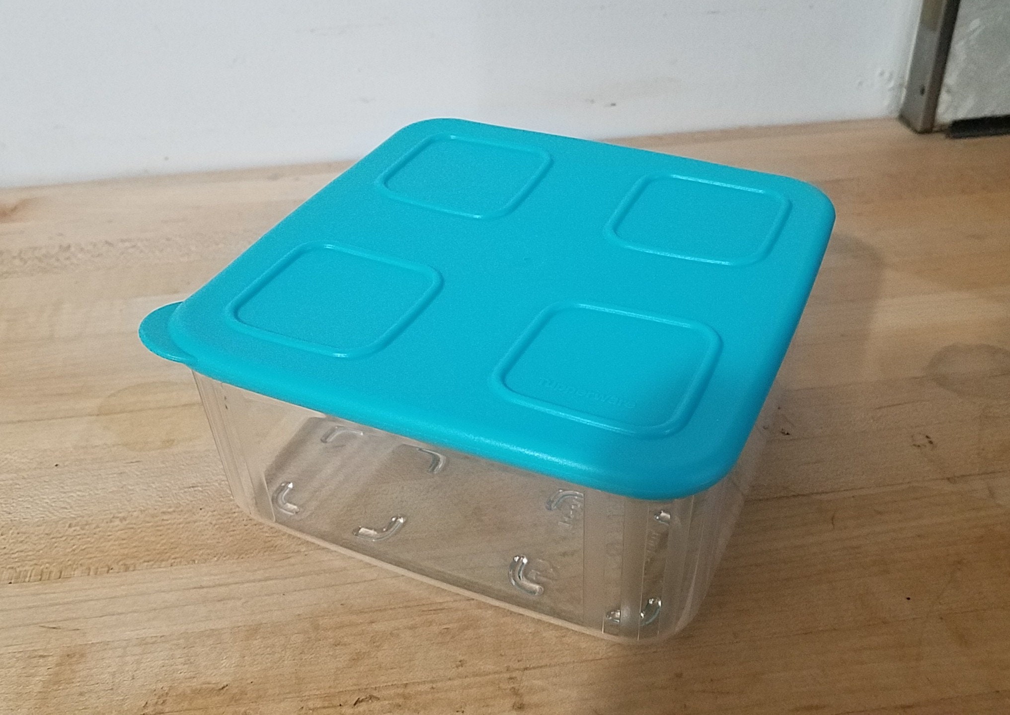 Tupperware Clear Mates Medium Square 4 Cup Refrigetator Container Teal ...