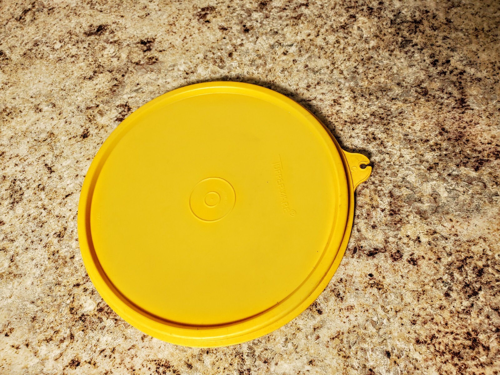 Tupperware USA Seal Yellow Round Replacement 6 c Tab Lid Only 227 - Etsy