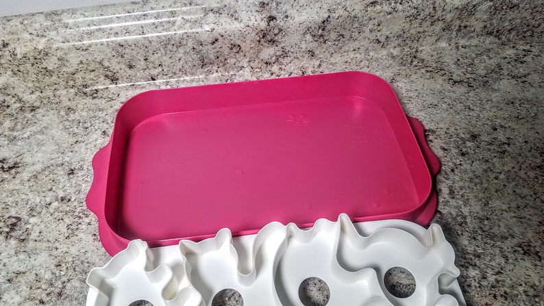 Tupperware Jello Wigglers Gelatin Jigglers 2553 Pink Animal Shape ...