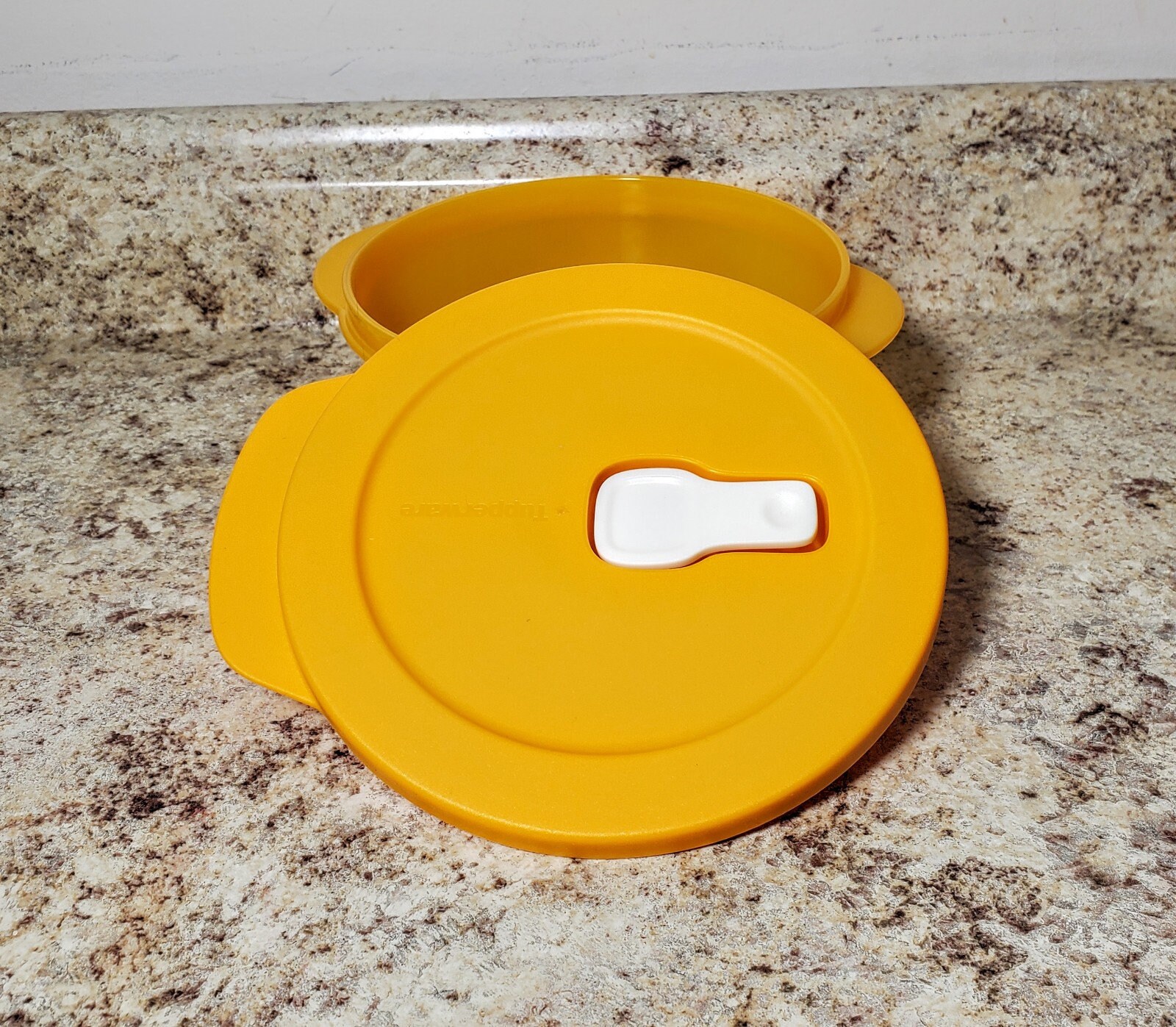Tupperware Crystalwave Microwave 2 1/2 Cup Papaya Orange White Vent ...
