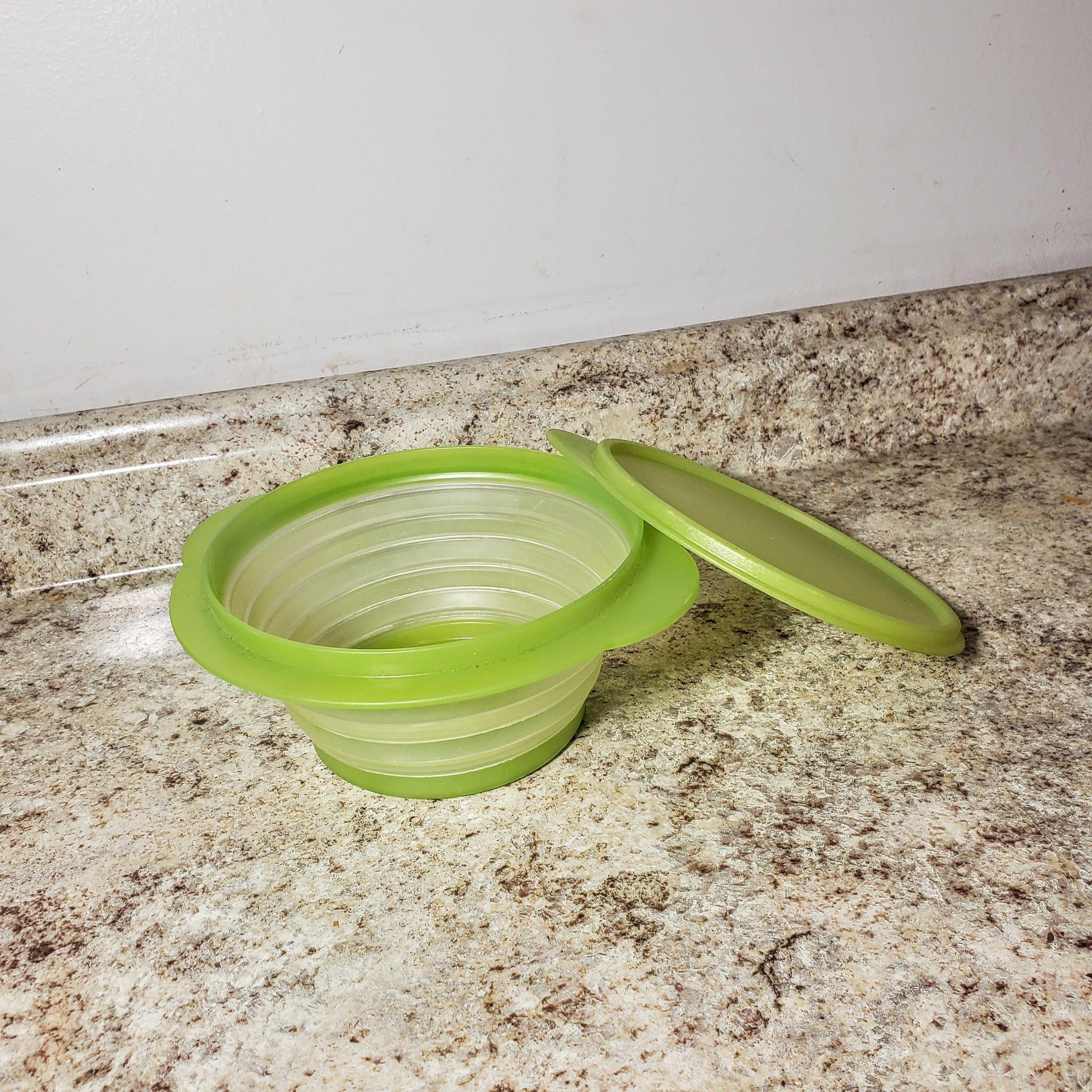 TUPPERWARE Flat Out 3 Cup 700 ML Collapsible Bowl 5452 With Seal Lime ...