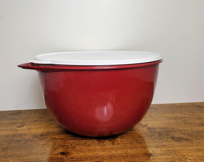 Tupperware Jumbo Red Thatsa Bowl 59 Cups White Double Tab Seal Brand ...
