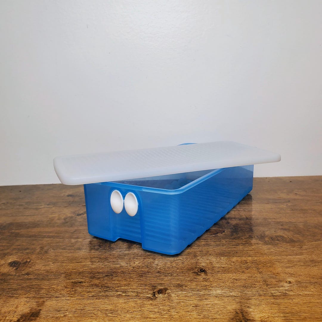 Tupperware Fridgesmart Medium Long 8.5 Cup Veggie Keeper #4352 Blue ...