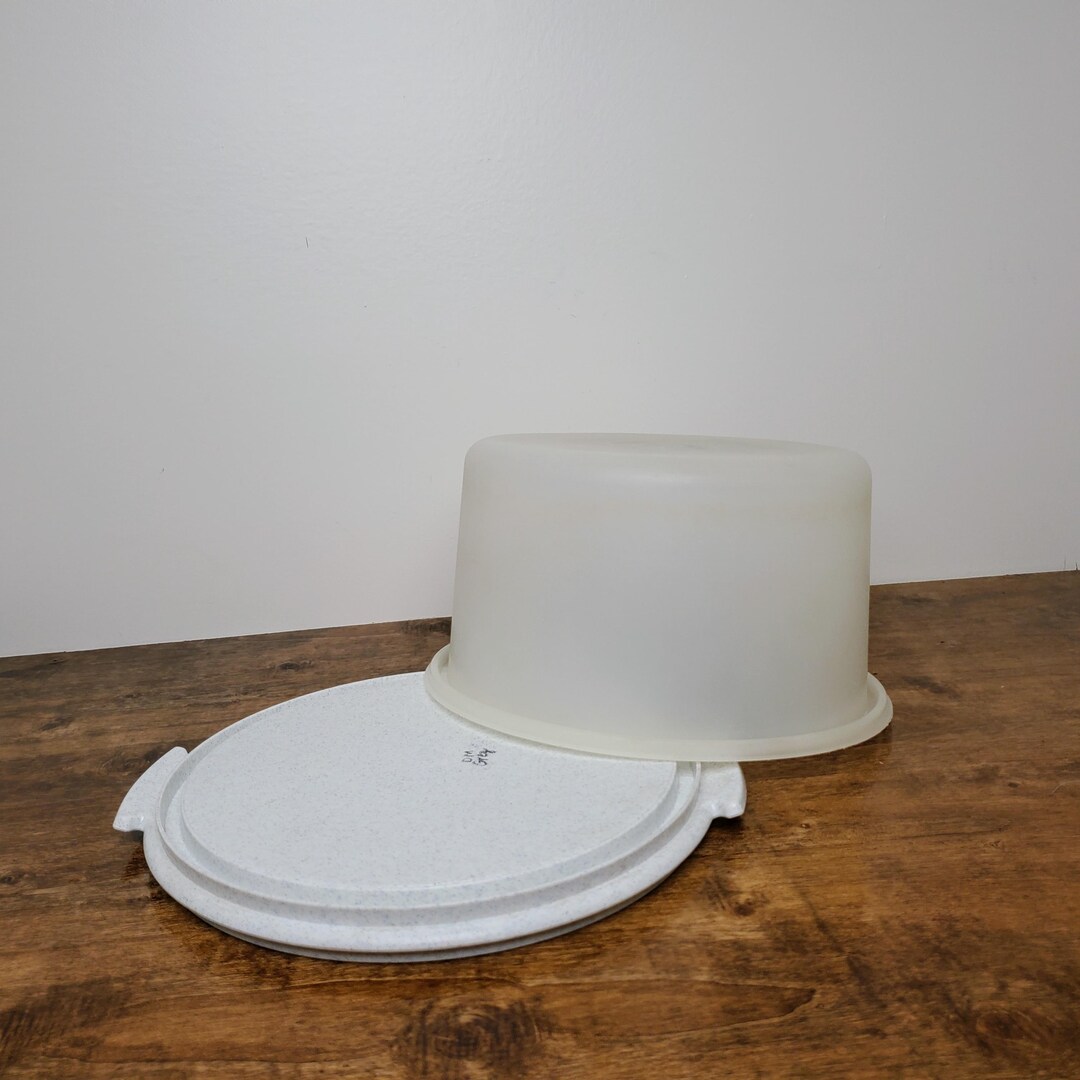 Tupperware Cake Taker Carrier With No Handle Vintage 683 684 Vintage AS ...