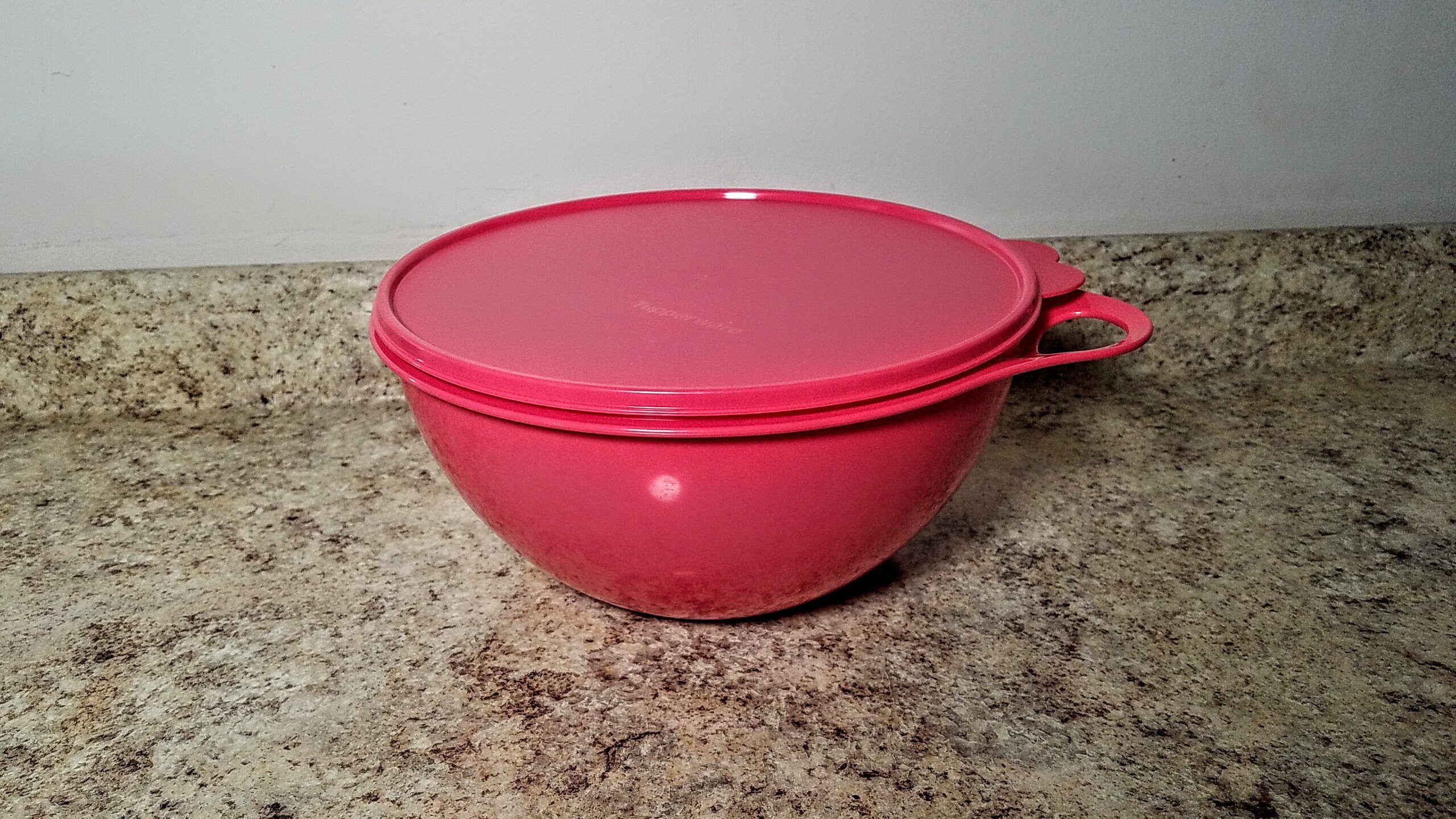 Tupperware 1 Gallon Flamingo Pink Thatsa Mixing Storage Bowl 7438 W ...