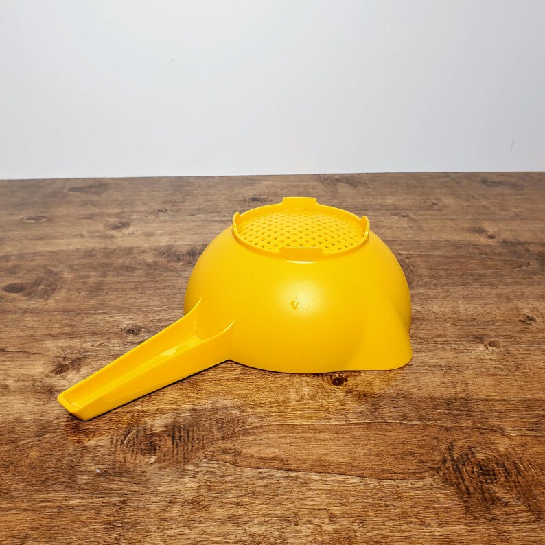 Vintage Tupperware Colander #1200 Yellow 1 Qt Strainer W/ Handle ...