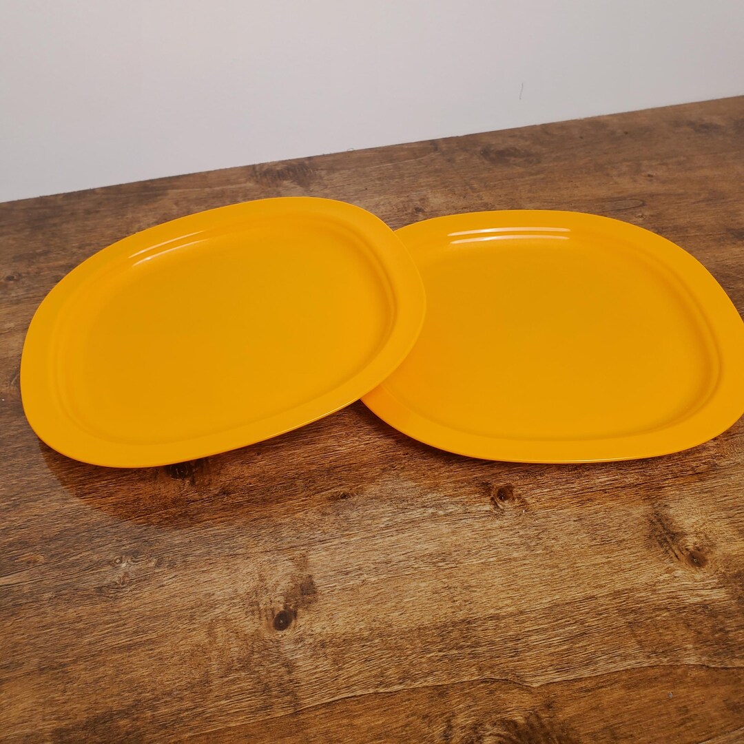 NEW Tupperware Luncheon Plates Microwavable 9.5" Orange #3398 Set of 2 ...