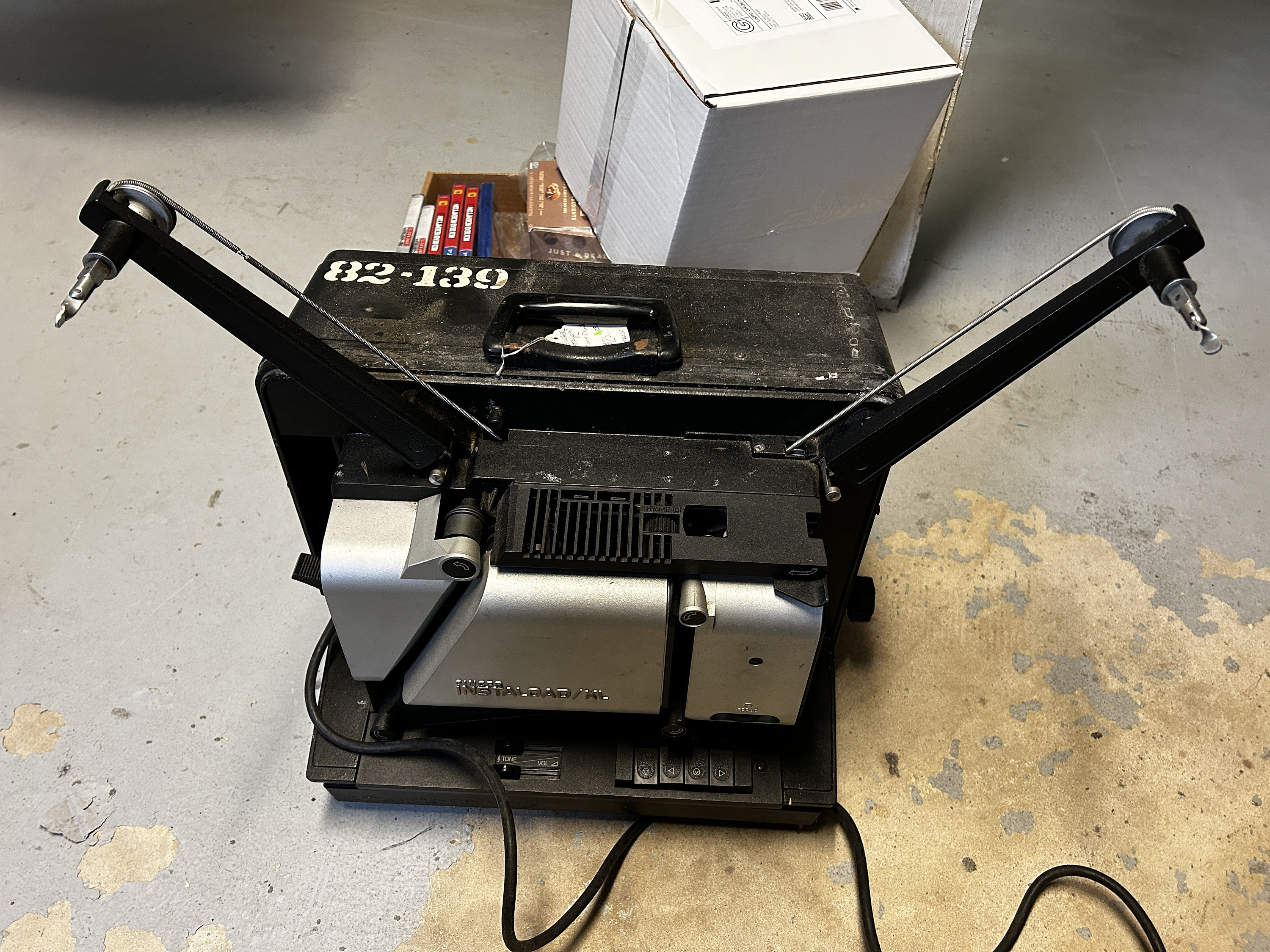 Vintage SINGER, Installed XL 16mm Film Sound Projector, Instaload/xl - Etsy