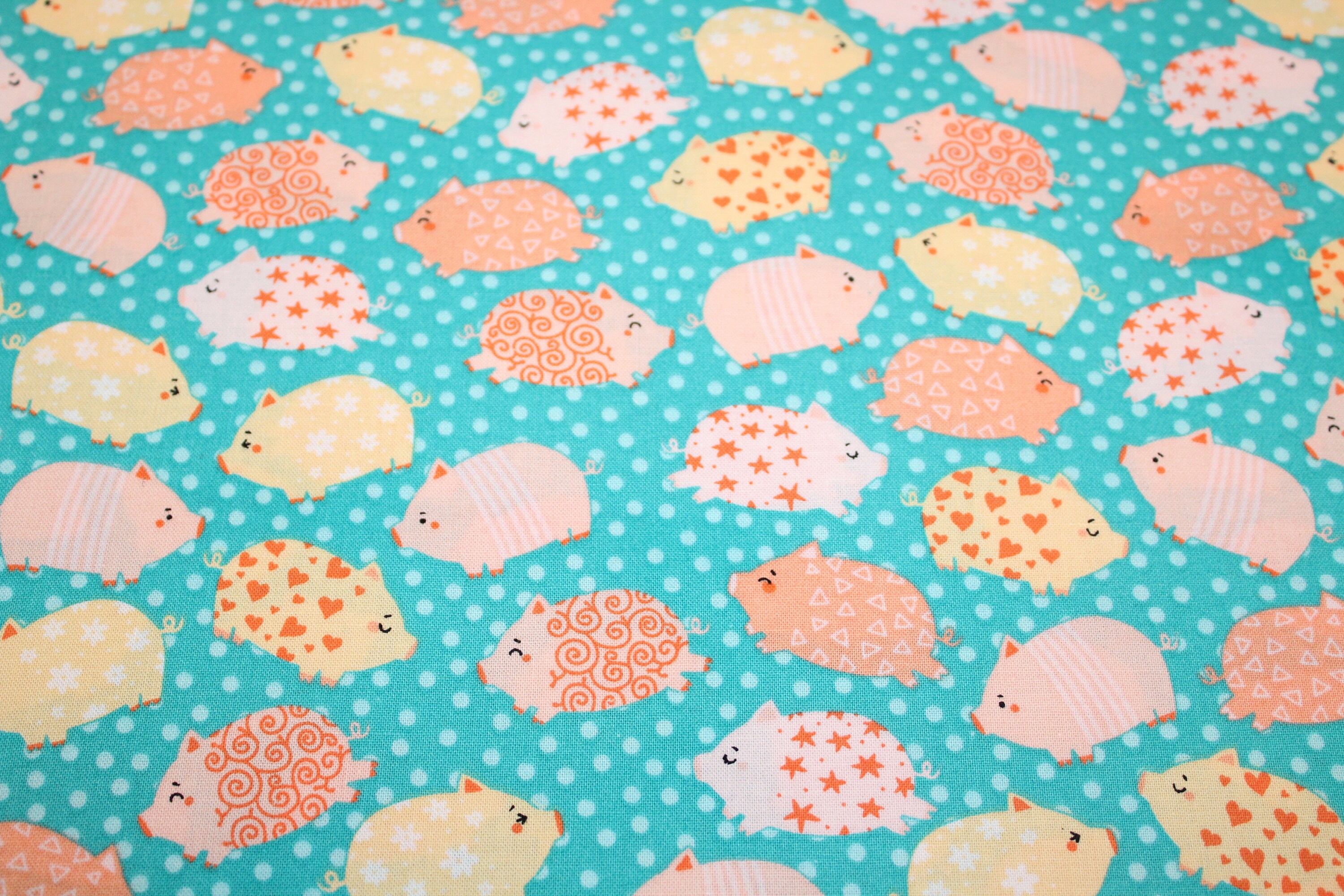 Little Piggies Pigs on Aqua Polka Dot Grime Guard Q-Snap Cover For ...