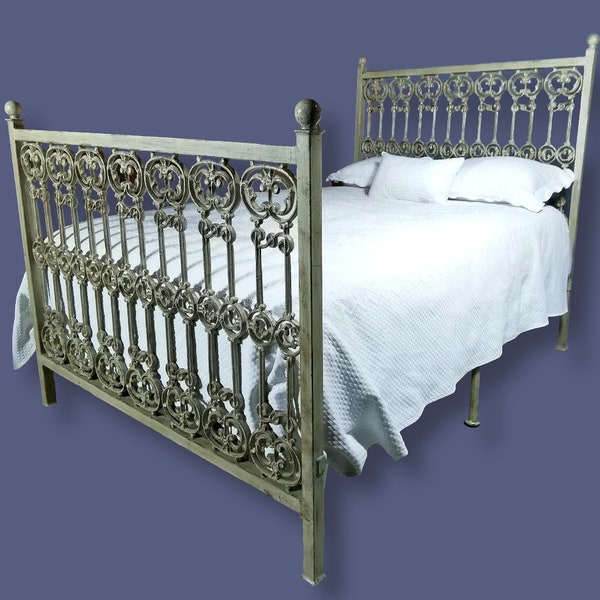 Antique Bed - Etsy