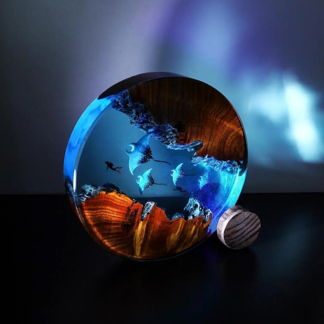 Stingray Diver Resin Ocean Diorama Lamp, Round Epoxy Sculpture Night ...